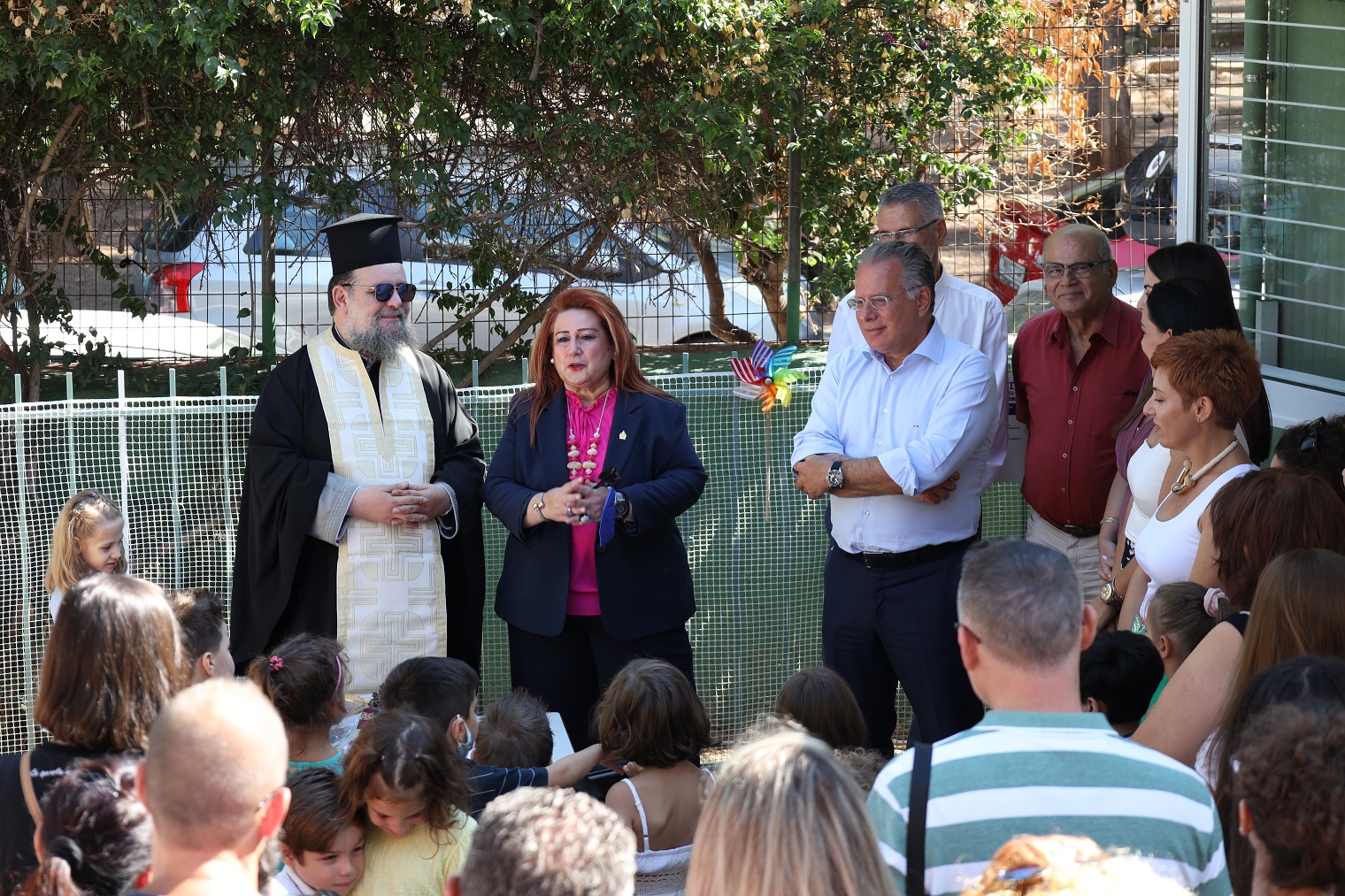 Δήμος Νέας Ιωνίας: Στους αγιασμούς των σχολείων η Δήμαρχος Δέσποινα ...